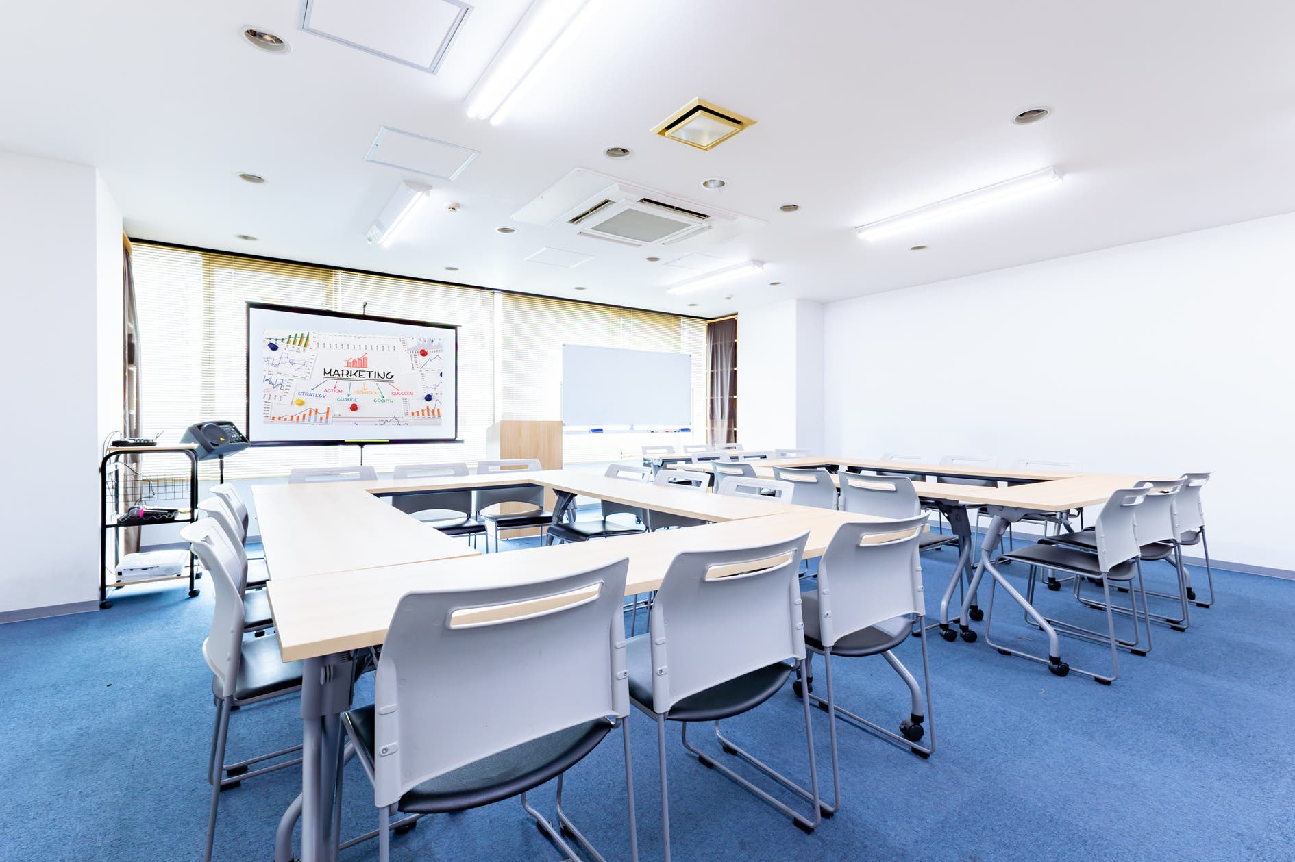 【五反田駅徒歩4分☆50名収容】駅チカ無料Wi-Fi/会議研修セミナー交流会・朝活の写真8