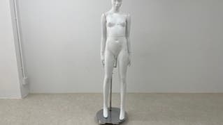 スマホで撮影しやすいLED天井照明!四ツ橋駅からすぐの撮影スタジオの写真17