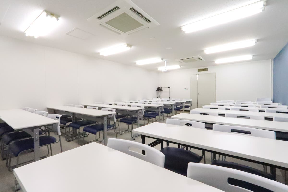 【JR博多駅東5出口徒歩15秒！筑紫口徒歩1分！51名】55型大型モニター・WiFi無料！ふれあい貸し会議室 博多No96の写真5