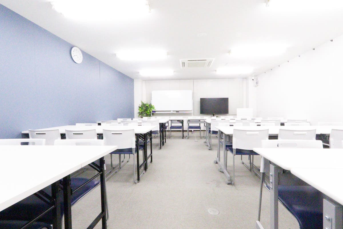 【JR博多駅東5出口徒歩15秒！筑紫口徒歩1分！51名】55型大型モニター・WiFi無料！ふれあい貸し会議室 博多No96の写真7