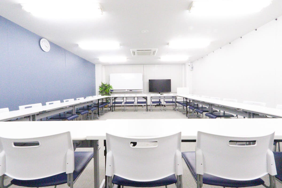 【JR博多駅東5出口徒歩15秒！筑紫口徒歩1分！51名】55型大型モニター・WiFi無料！ふれあい貸し会議室 博多No96の写真11