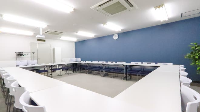 【JR博多駅東5出口徒歩15秒!筑紫口徒歩1分!51名】55型大型モニター・WiFi無料!ふれあい貸し会議室 博多No96の写真14