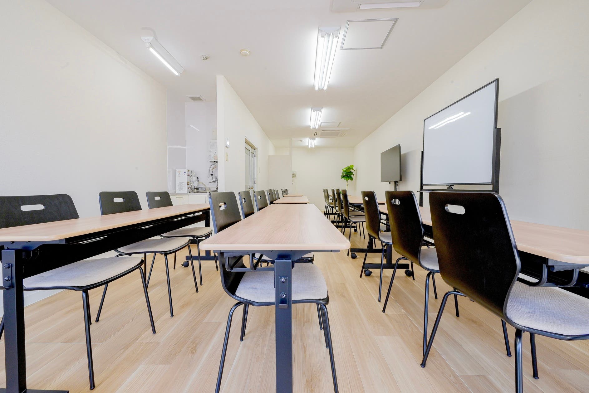 【駅近/金山駅 徒歩4分】最大23名/Wi-Fi/モニター有/ボードゲーム/ビジネスに最適/セミナー/会議の写真2