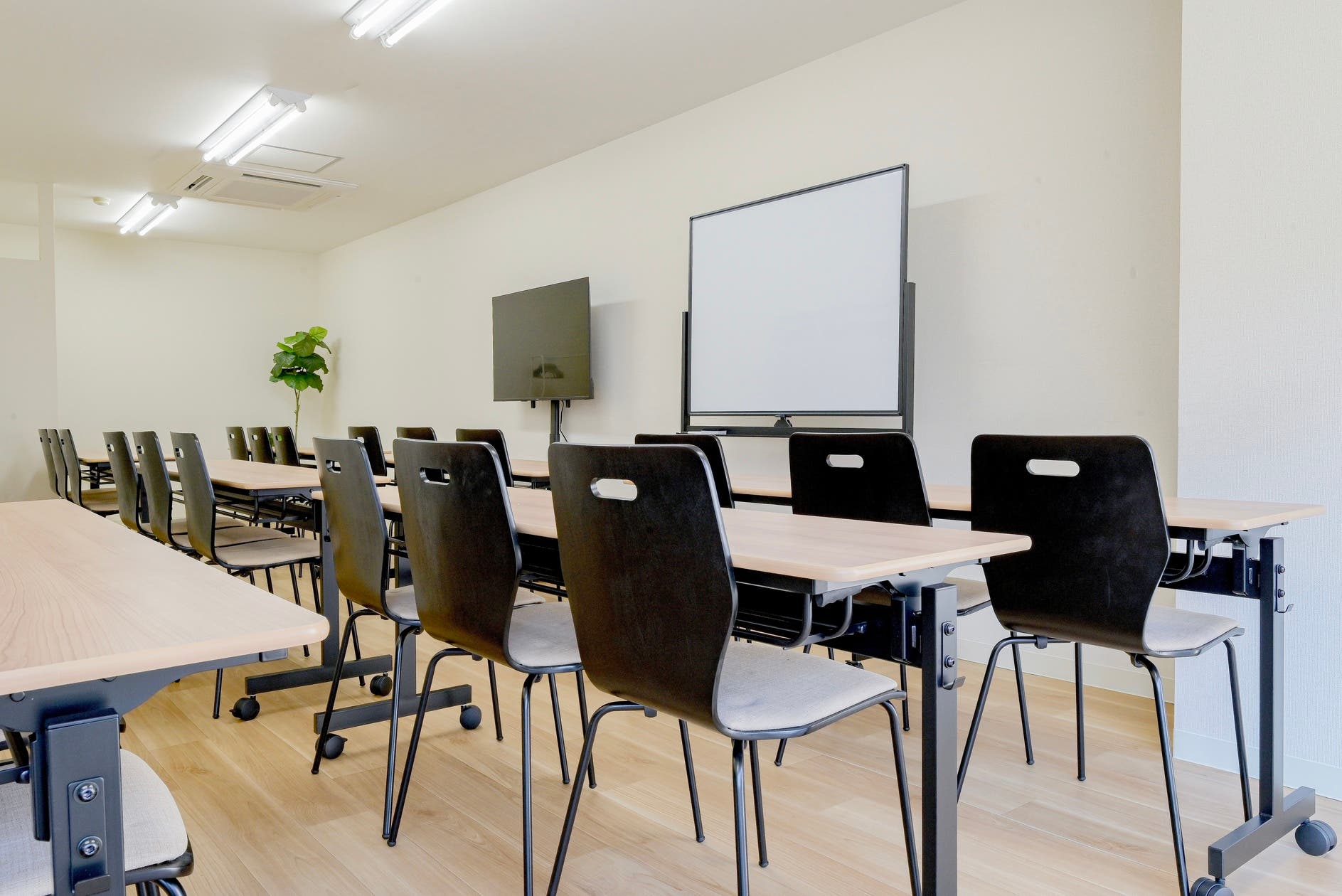 【駅近/金山駅 徒歩4分】最大23名/Wi-Fi/モニター有/ボードゲーム/ビジネスに最適/セミナー/会議の写真7