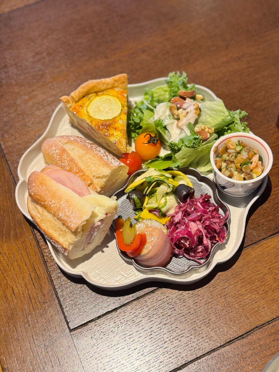 アンティーク家具に囲まれたおしゃれな京町家カフェを貸し切り利用！勉強会、セミナー、音楽会の写真7