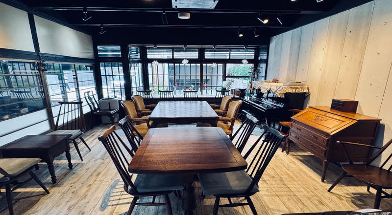 アンティーク家具に囲まれたおしゃれな京町家カフェを貸し切り利用！勉強会、セミナー、音楽会