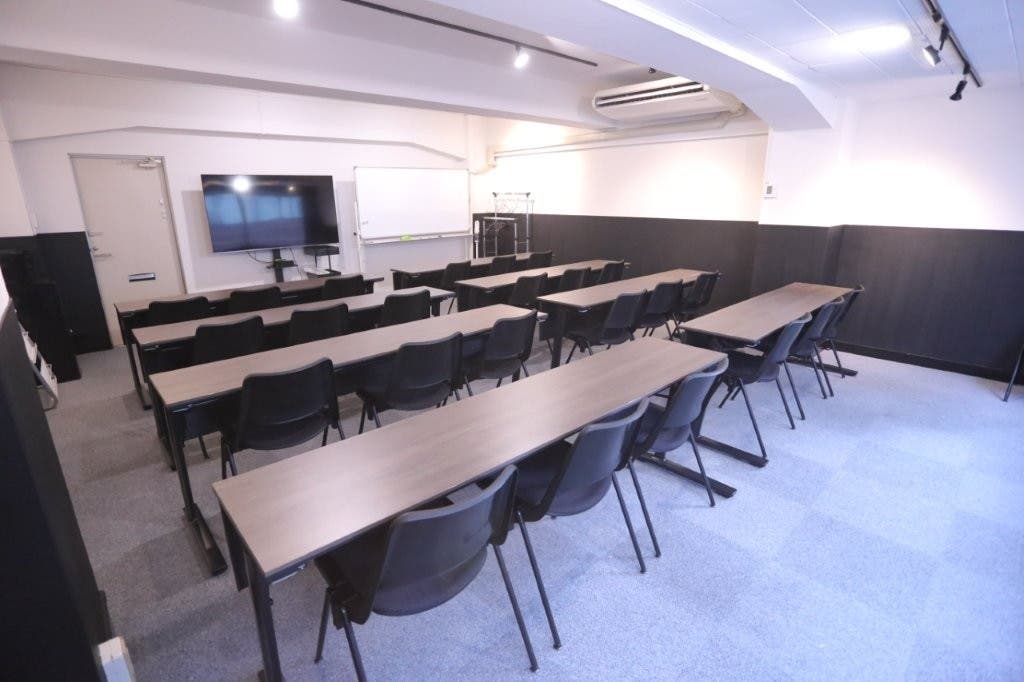 神田駅徒歩1分!セミナー・懇親会・会議！広々ゆったり！の写真18