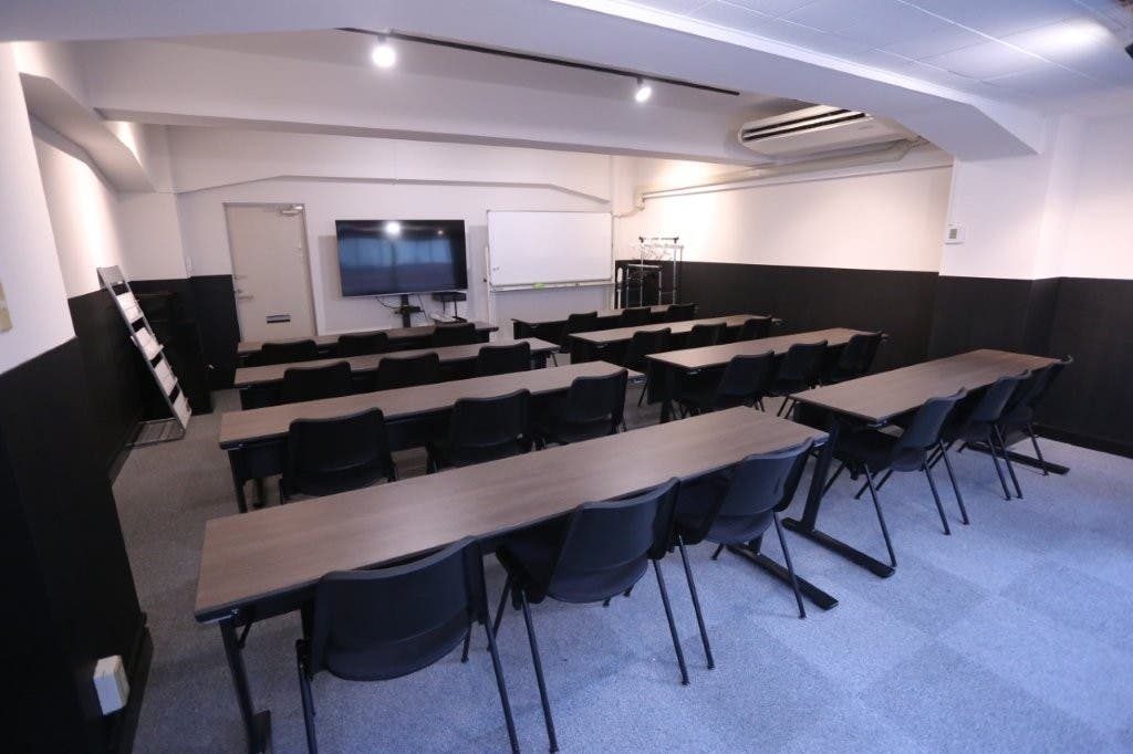 神田駅徒歩1分!セミナー・懇親会・会議！広々ゆったり！の写真19