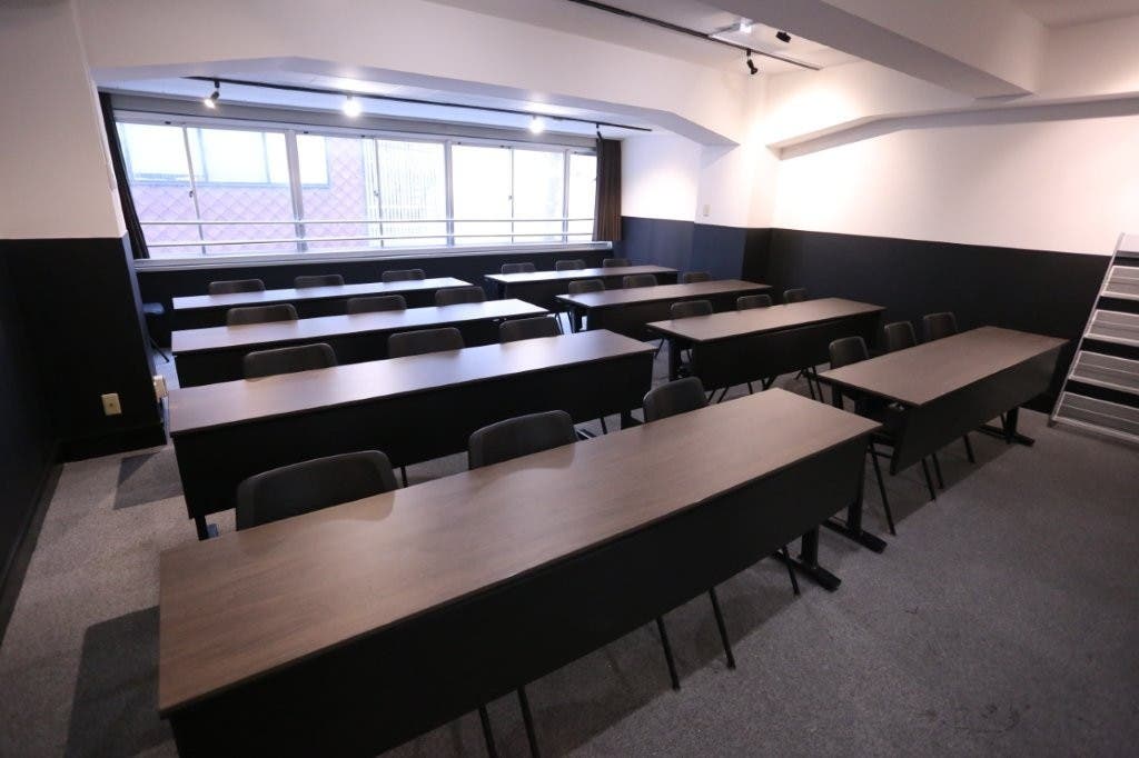 神田駅徒歩1分!セミナー・懇親会・会議！広々ゆったり！の写真21