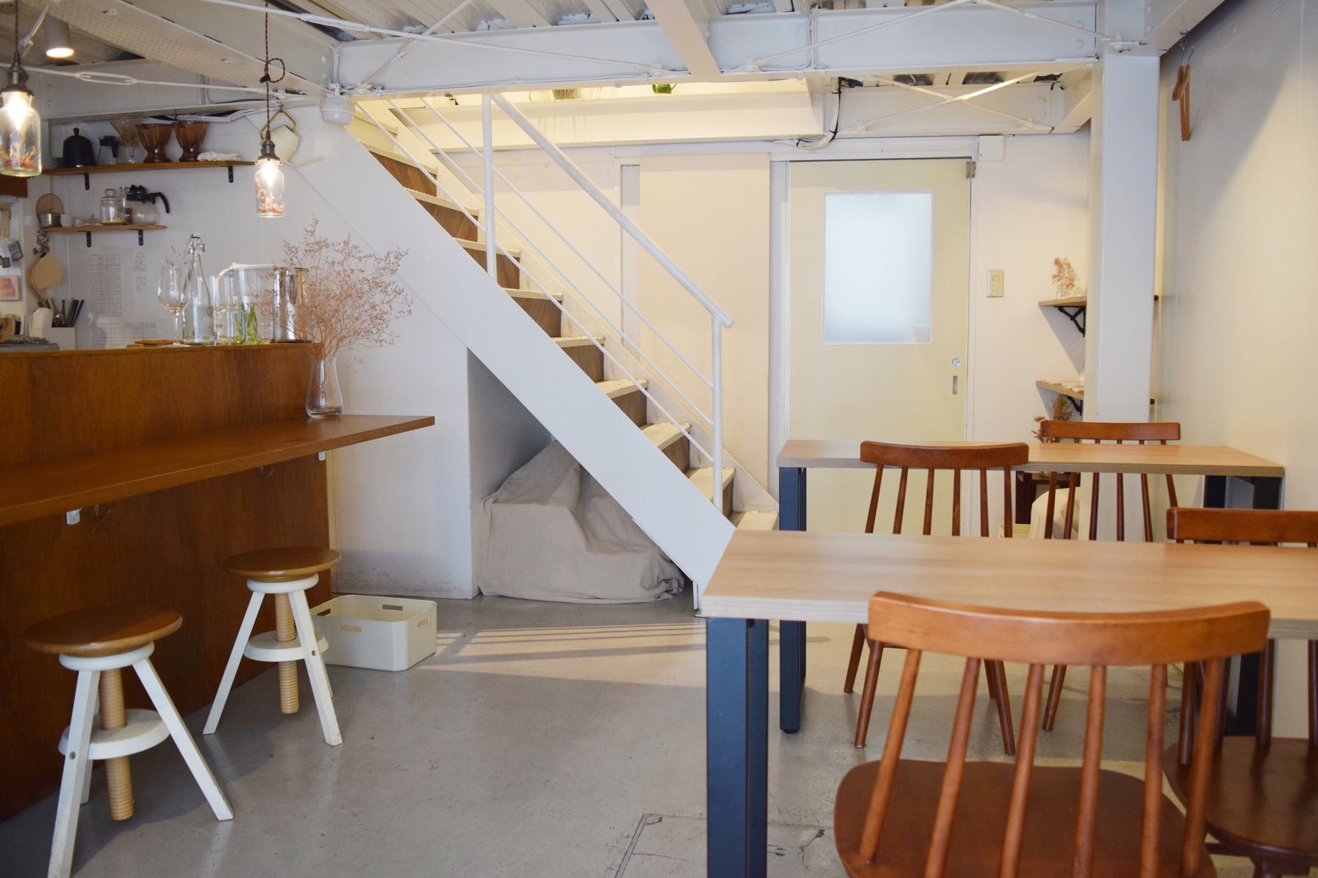 【本町駅徒歩3分！】1階・中2階を丸ごと貸出。展示会、ギャラリー、POP UP、セミナーなどの写真1