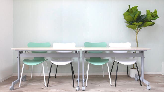 飯田橋2号店【即予約可・高速度WiFi・除菌完備】各種教室、会議、商談、面接、研修、撮影、ボドゲ、自習等に最適な個室スペースの写真11