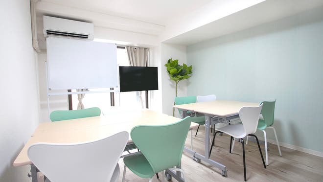 飯田橋2号店【即予約可・高速度WiFi・除菌完備】各種教室、会議、商談、面接、研修、撮影、ボドゲ、自習等に最適な個室スペースの写真10