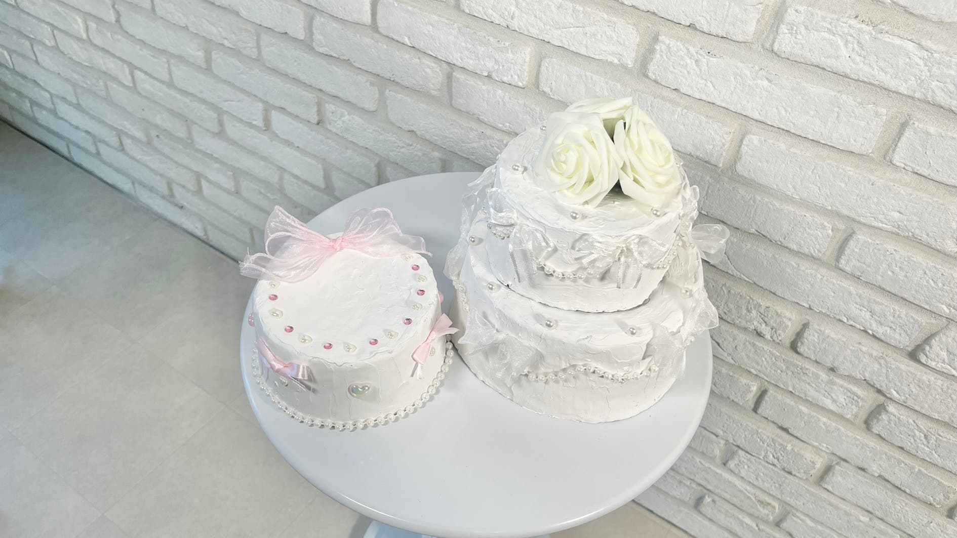 【クリスマスモード🎅2ショット分追加✨】最寄駅からの徒歩２分💘白レンガの壁｜白家具｜姫家具｜生誕祭・誕生会｜コスプレ｜女子会の写真5