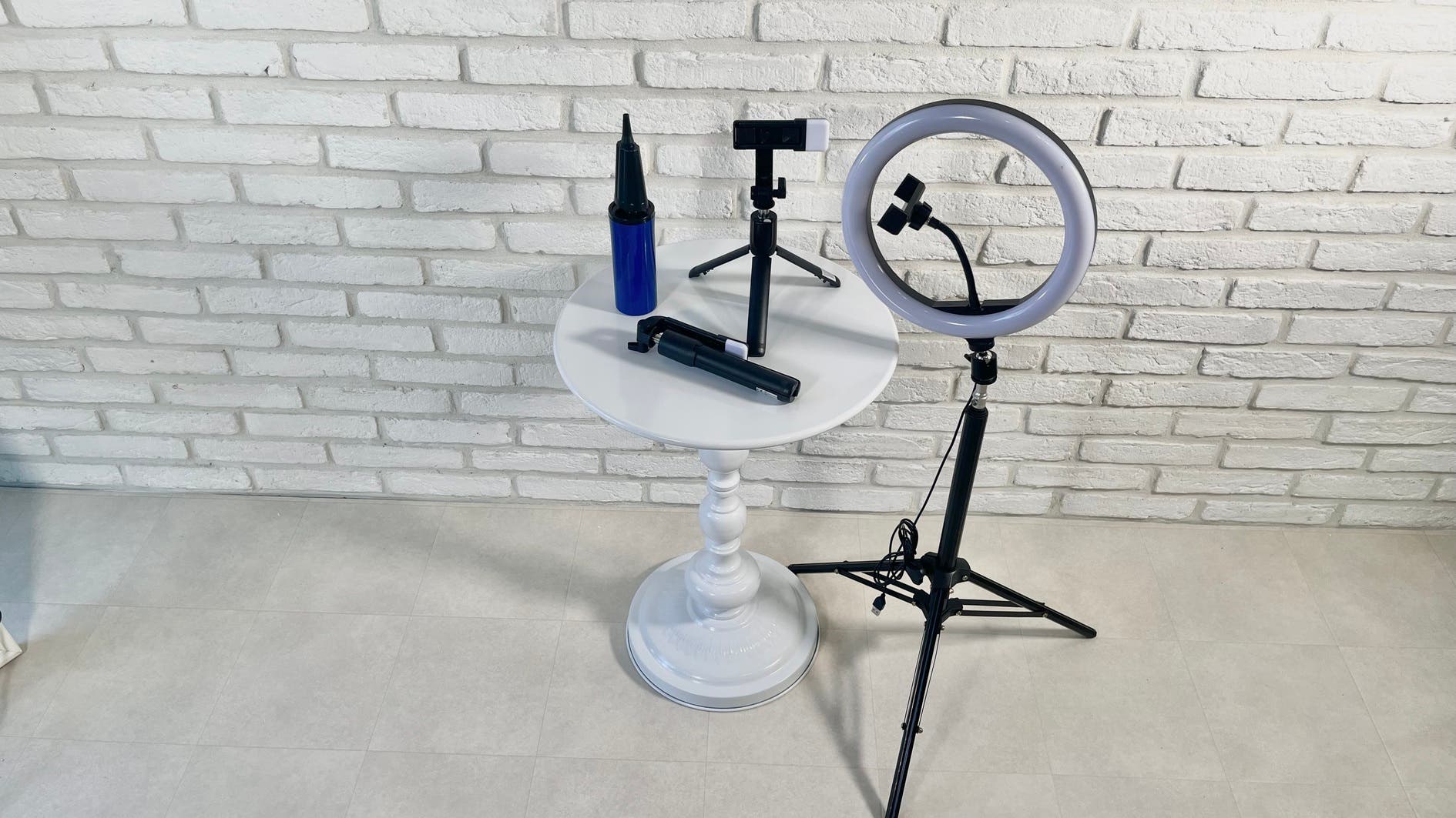 【クリスマスモード🎅2ショット分追加✨】最寄駅からの徒歩２分💘白レンガの壁｜白家具｜姫家具｜生誕祭・誕生会｜コスプレ｜女子会の写真24