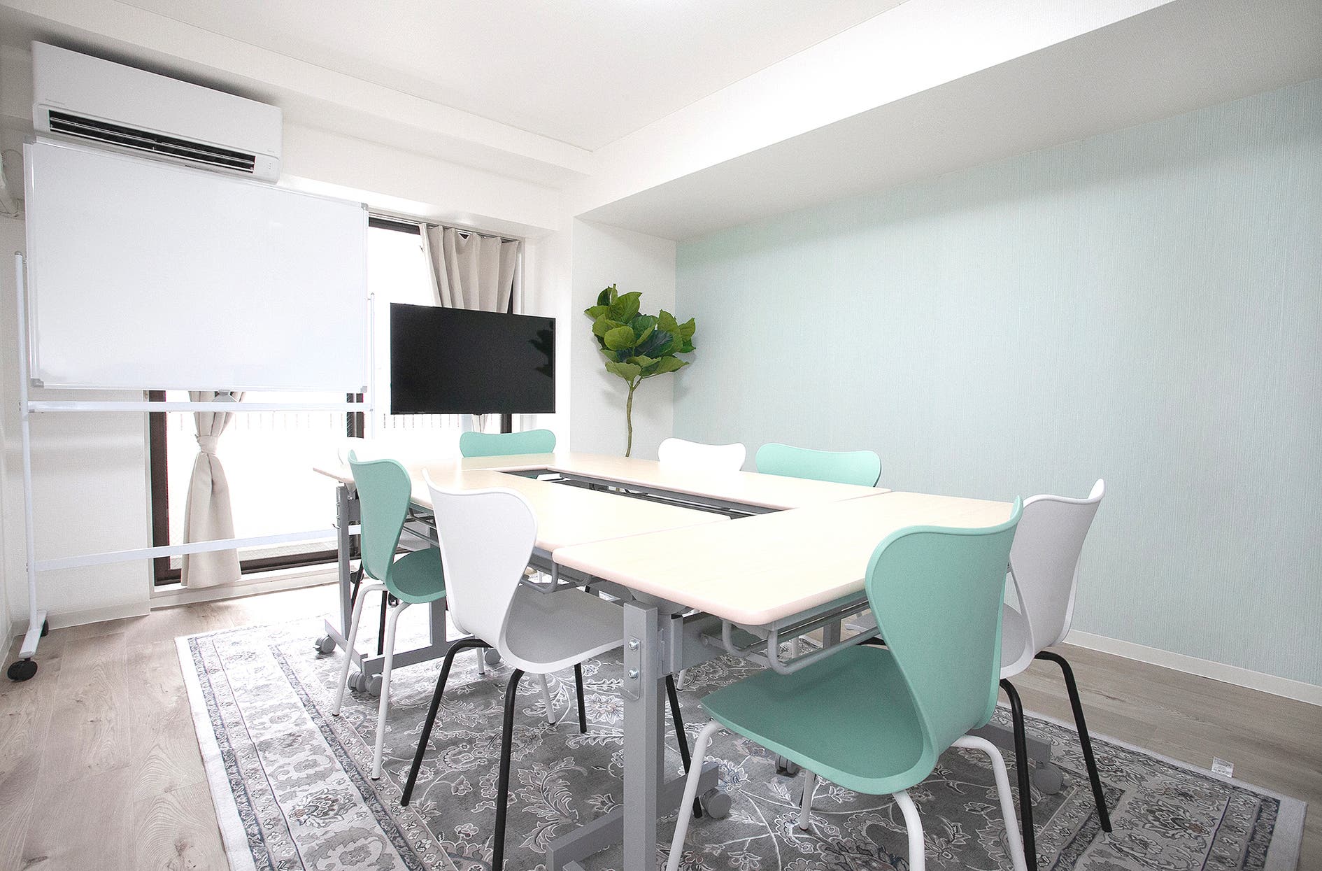 飯田橋2号店【即予約可・高速度WiFi・除菌完備】各種教室、会議、商談、面接、研修、撮影、ボドゲ、自習等に最適な個室スペースの写真7