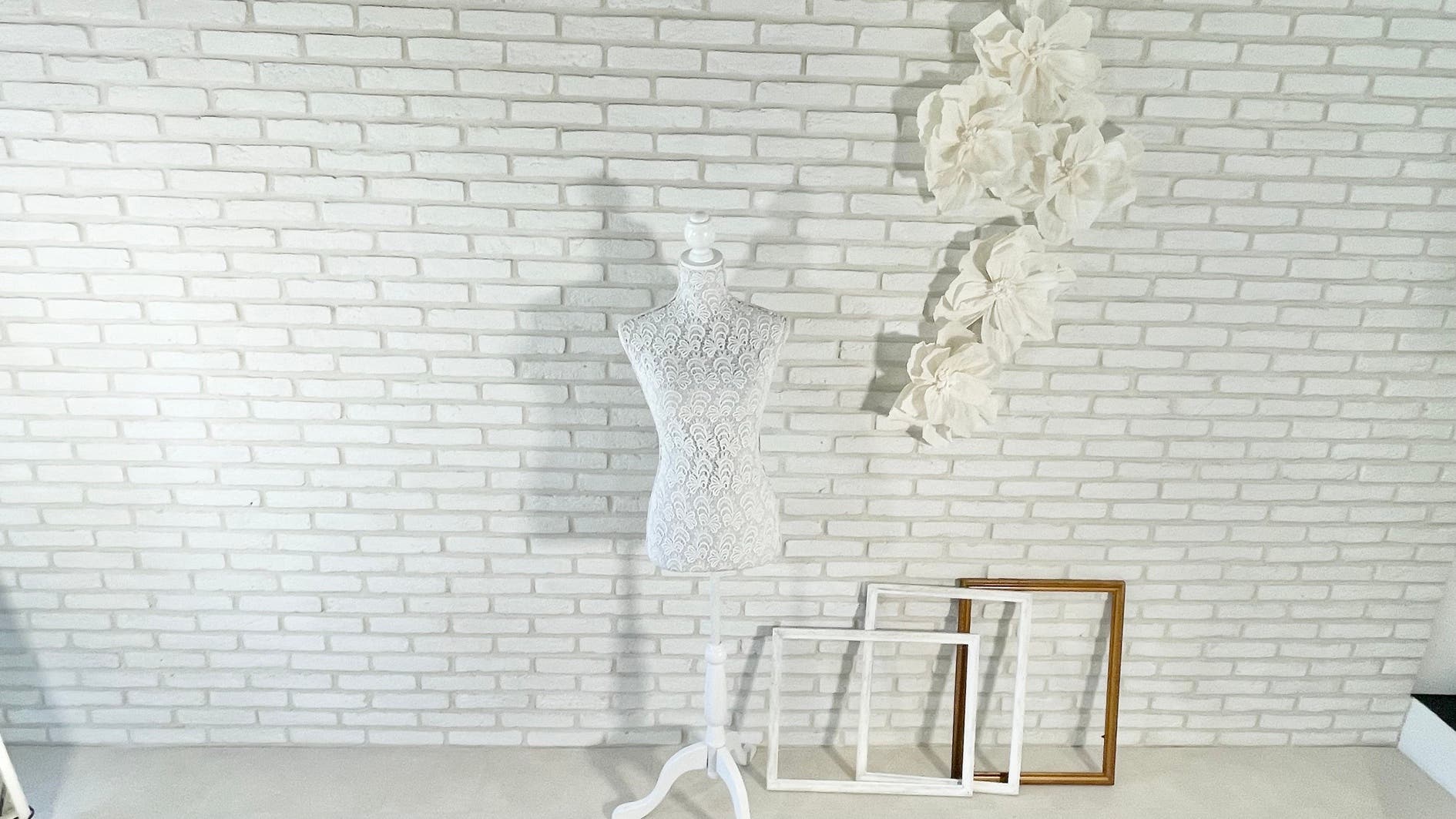 【クリスマスモード🎅2ショット分追加✨】最寄駅からの徒歩２分💘白レンガの壁｜白家具｜姫家具｜生誕祭・誕生会｜コスプレ｜女子会の写真12