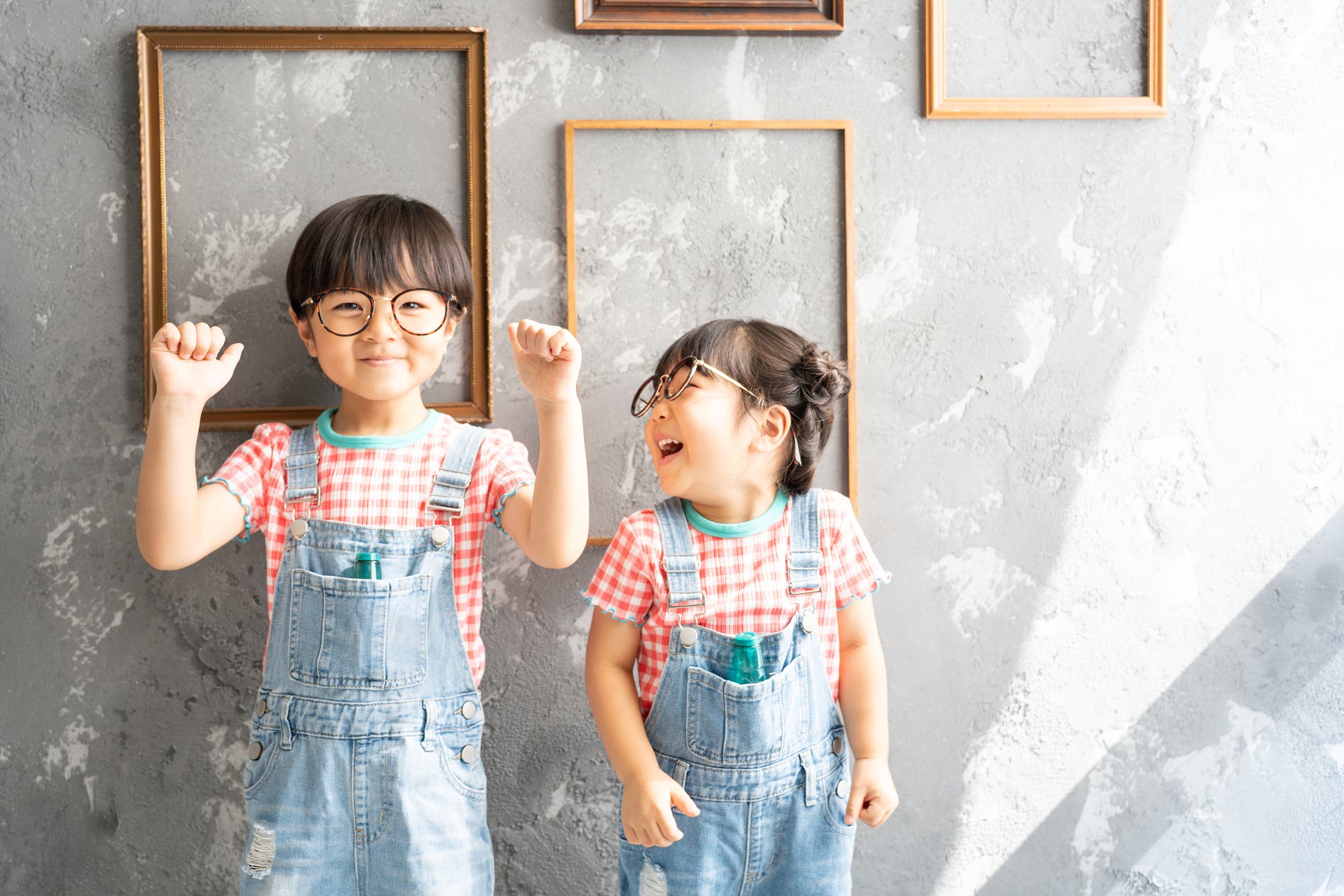 🎉40%OFFキャンペーン🎉【飯田橋4分】二面採光｜座れるアーチ壁｜白と黒｜アンティーク雑貨｜漆喰壁｜本物のドライフラワーの写真6