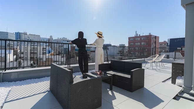 【池袋駅 徒歩5分】自然光×白背景|リール撮影・YouTube撮影🎥ロケ・スタジオ撮影📸ポートレート、商品撮影🍃コスプレ◎の写真2