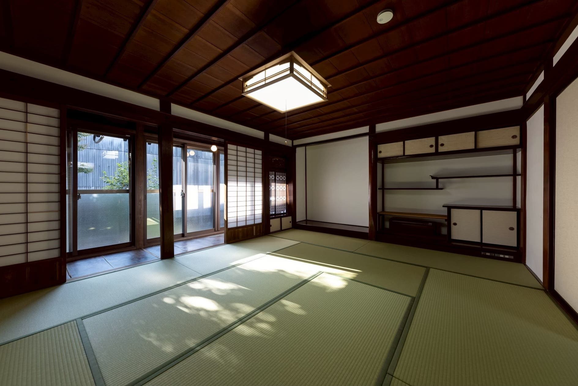 明治時代に伝統工法で建築された旧東海道沿いの古民家の写真1