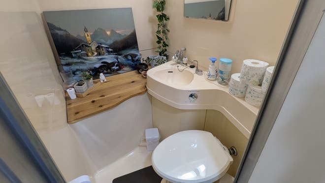 365日 一律料金 ¥900 金山駅徒歩2分 第2のオフィスに 会議室、ボードゲーム 占い 面接会場におすすめの写真15