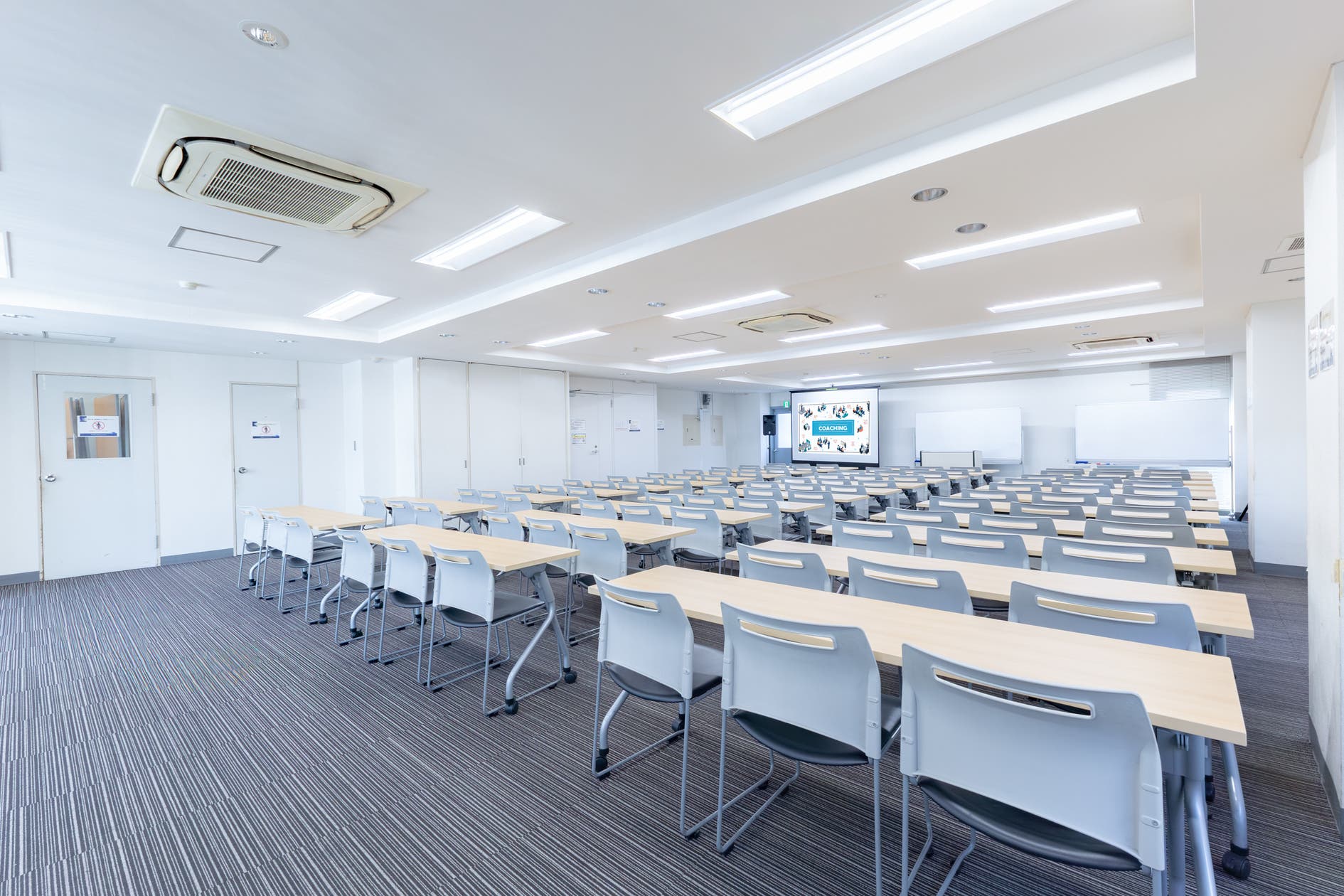 【田町駅徒歩5分☆スクール100名】無料Wi-Fi/会議・研修・セミナー・懇親会の写真1