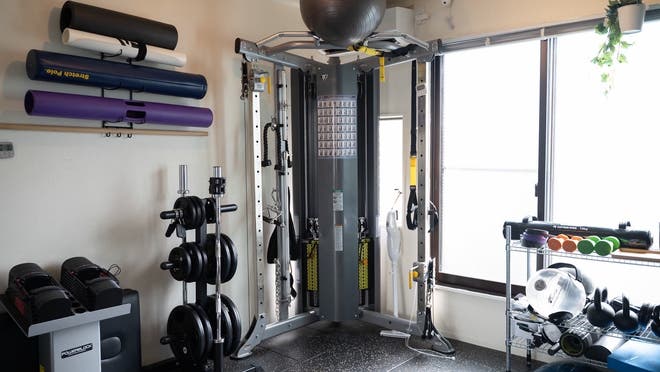 恵比寿・代官山徒歩4分の白基調のパーソナルジムの写真2