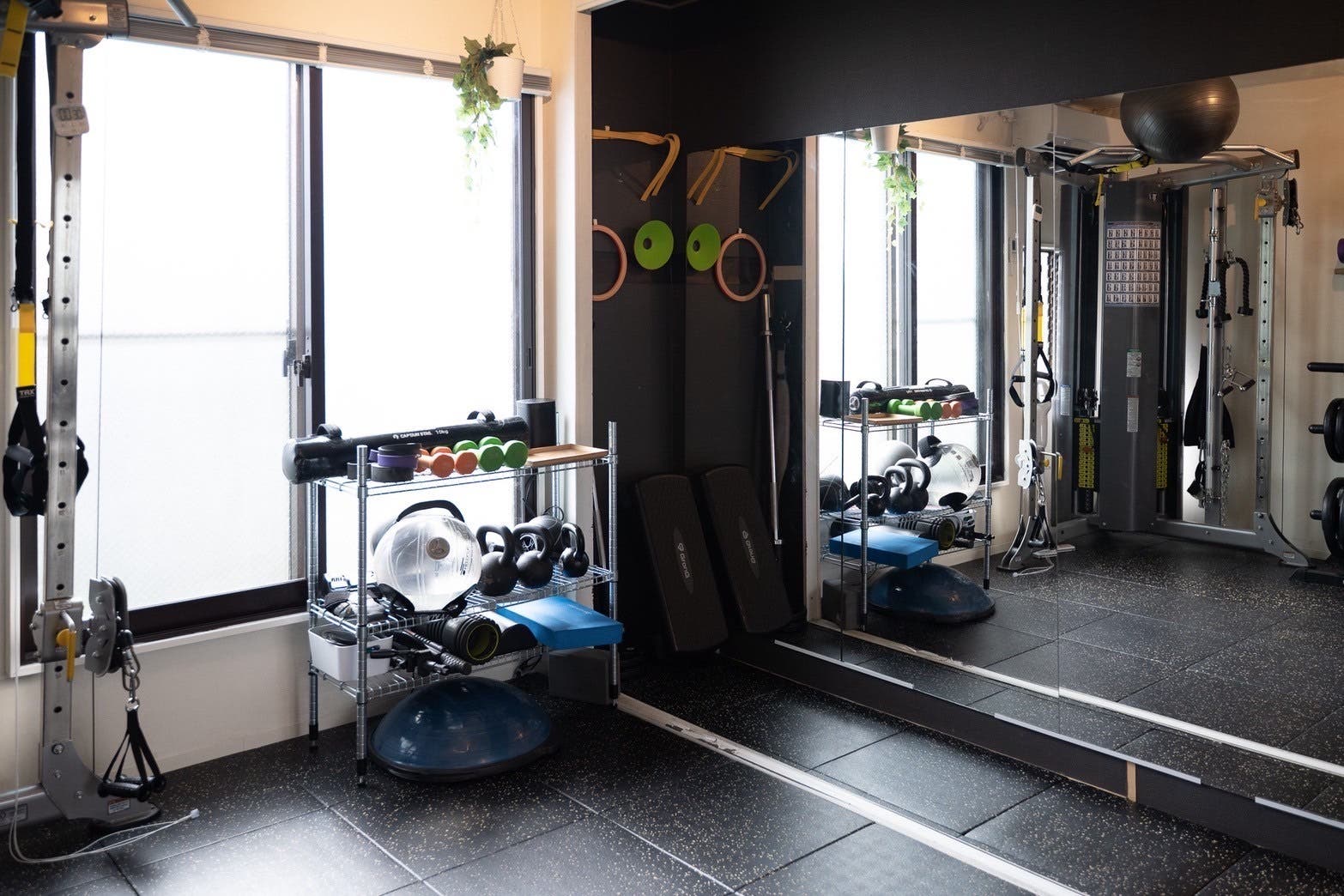 恵比寿・代官山徒歩4分の白基調のパーソナルジムの写真5