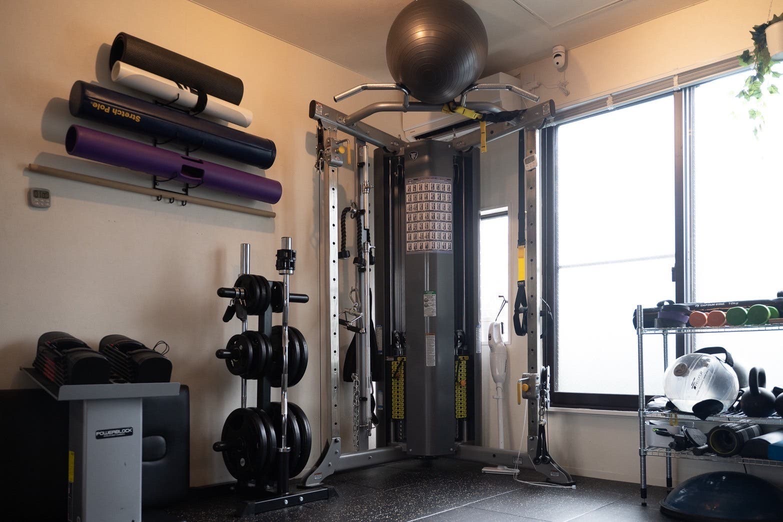 恵比寿・代官山徒歩4分の白基調のパーソナルジムの写真6