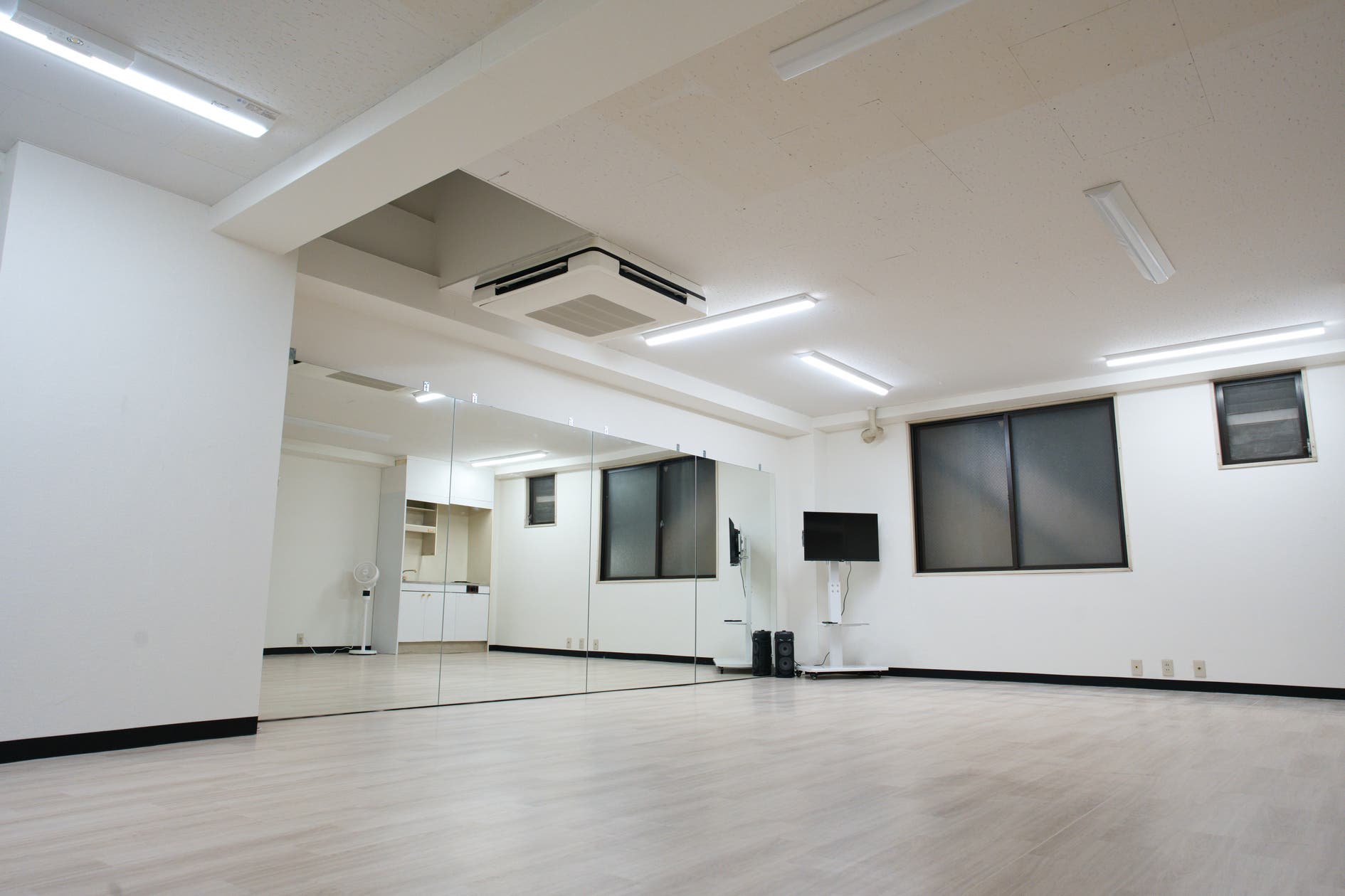 【OPENセール開催！】ダンススタジオ✨池下駅徒歩２分✨ダンス・ヨガ・撮影・ワークショップに！の写真2