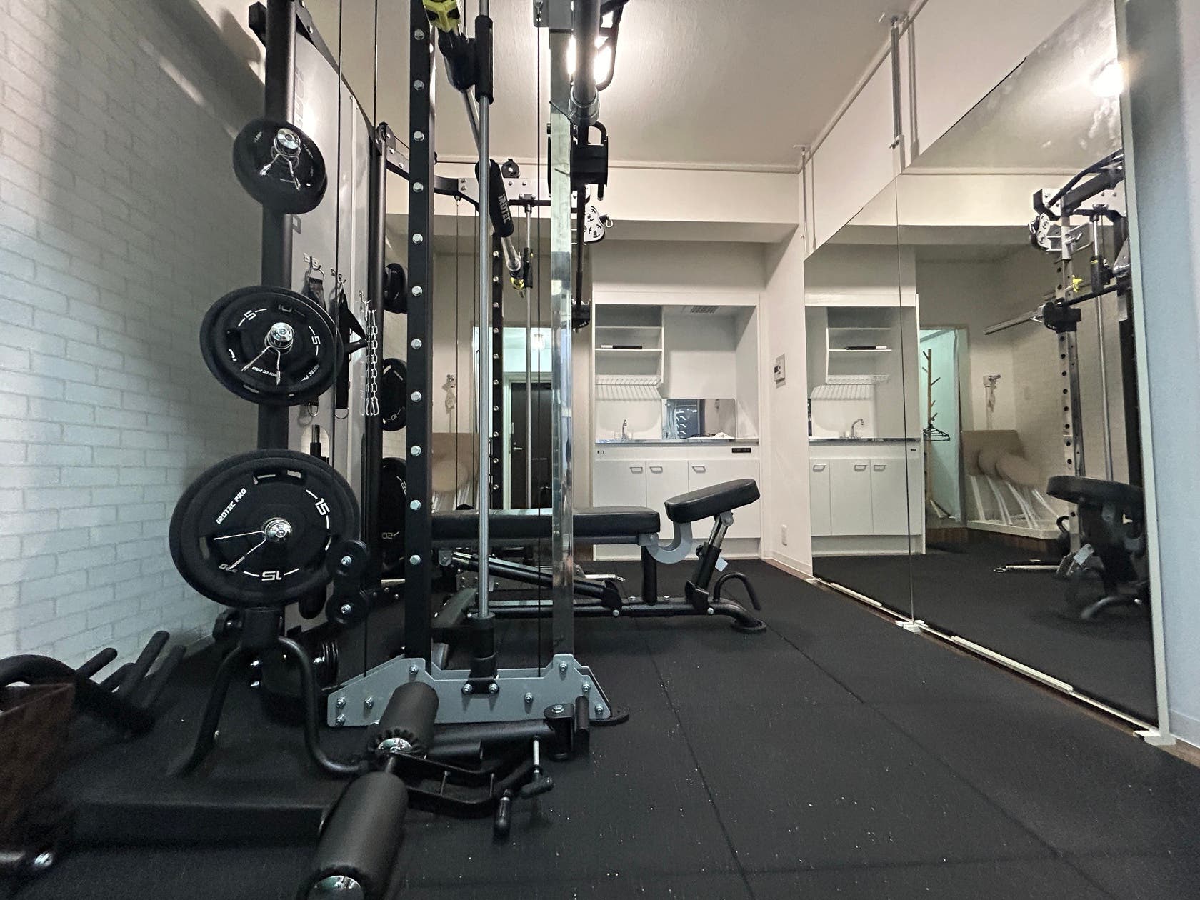【レンタルジム北浜徒歩3分】2025年9月OPEN！ 筋トレ、パーソナルトレーニングに最適！の写真3