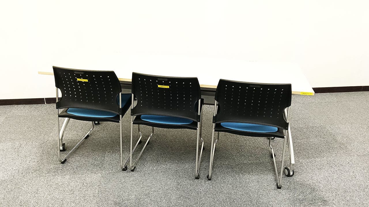 折りたたみテーブル（３人掛け用）幅1800×奥行600×高さ705mmの画像3