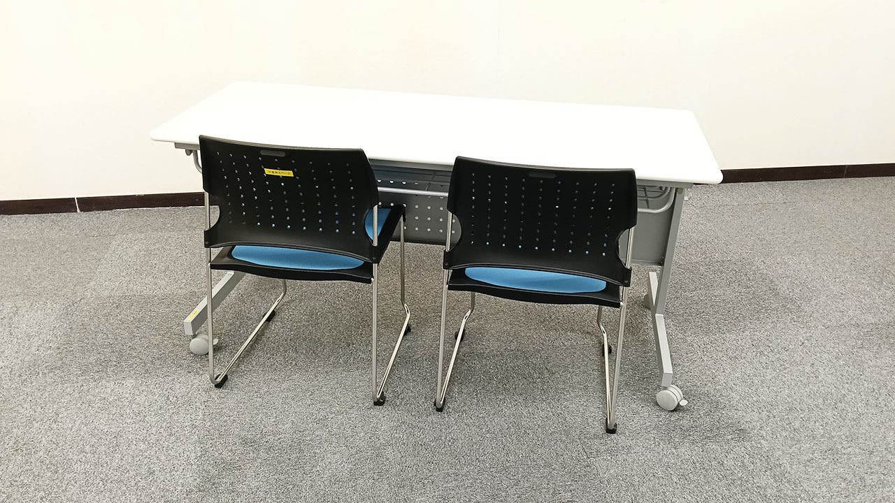 折りたたみテーブル (２人掛け用)　幅1500×奥行600×高さ705mmの画像3