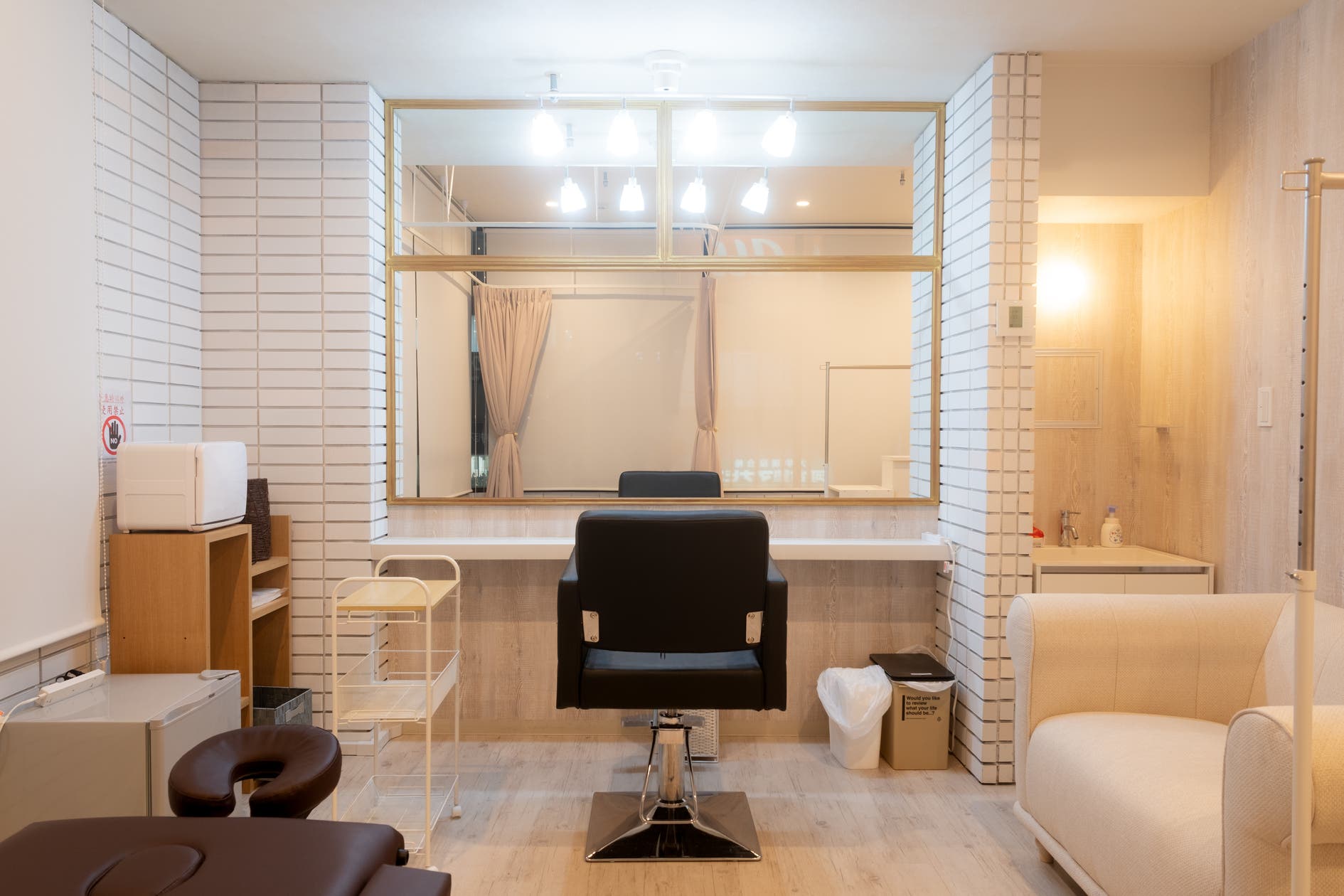 【荻窪駅3分の商業ビル】美容×癒し×楽しいを叶えるスペースの写真1