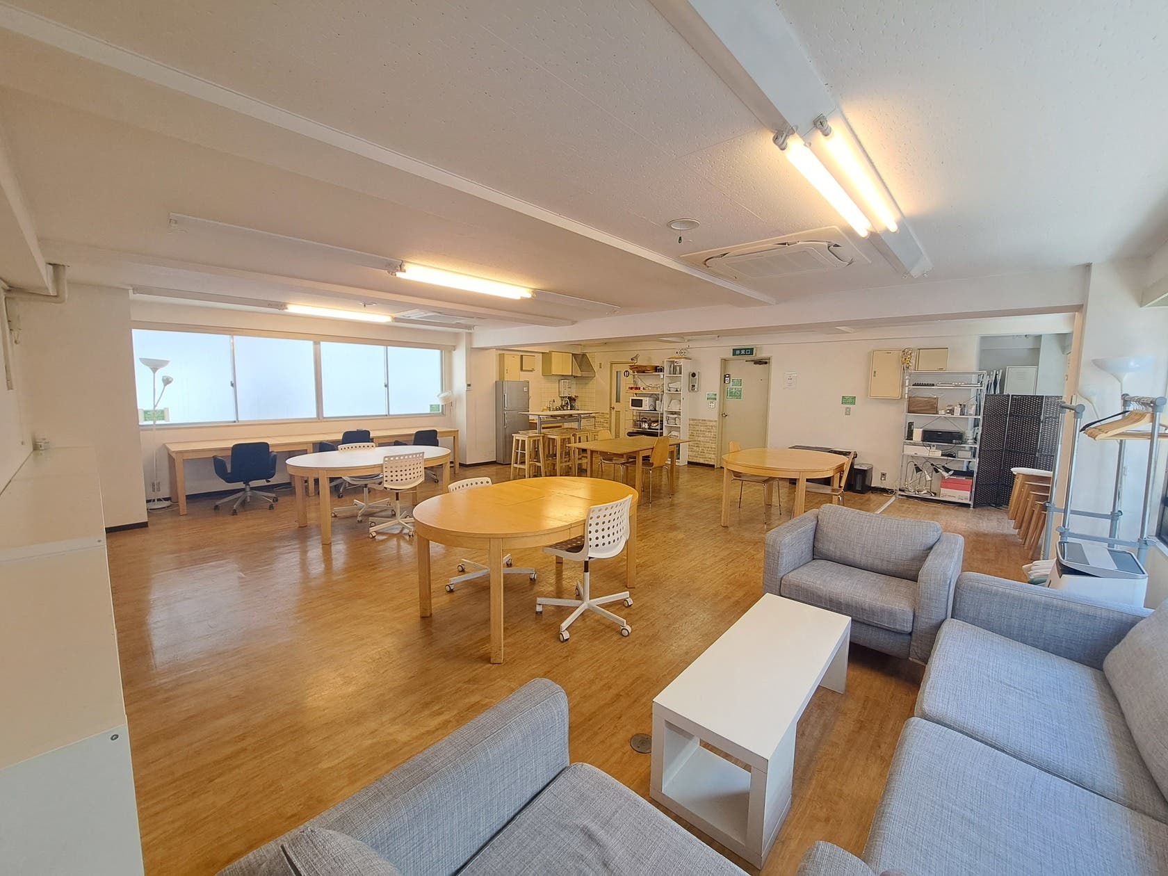 【貸切パーティースペース】秋葉原6分/キッチン付/81㎡/30名なら広々/パーティーや飲み会に最適の写真1