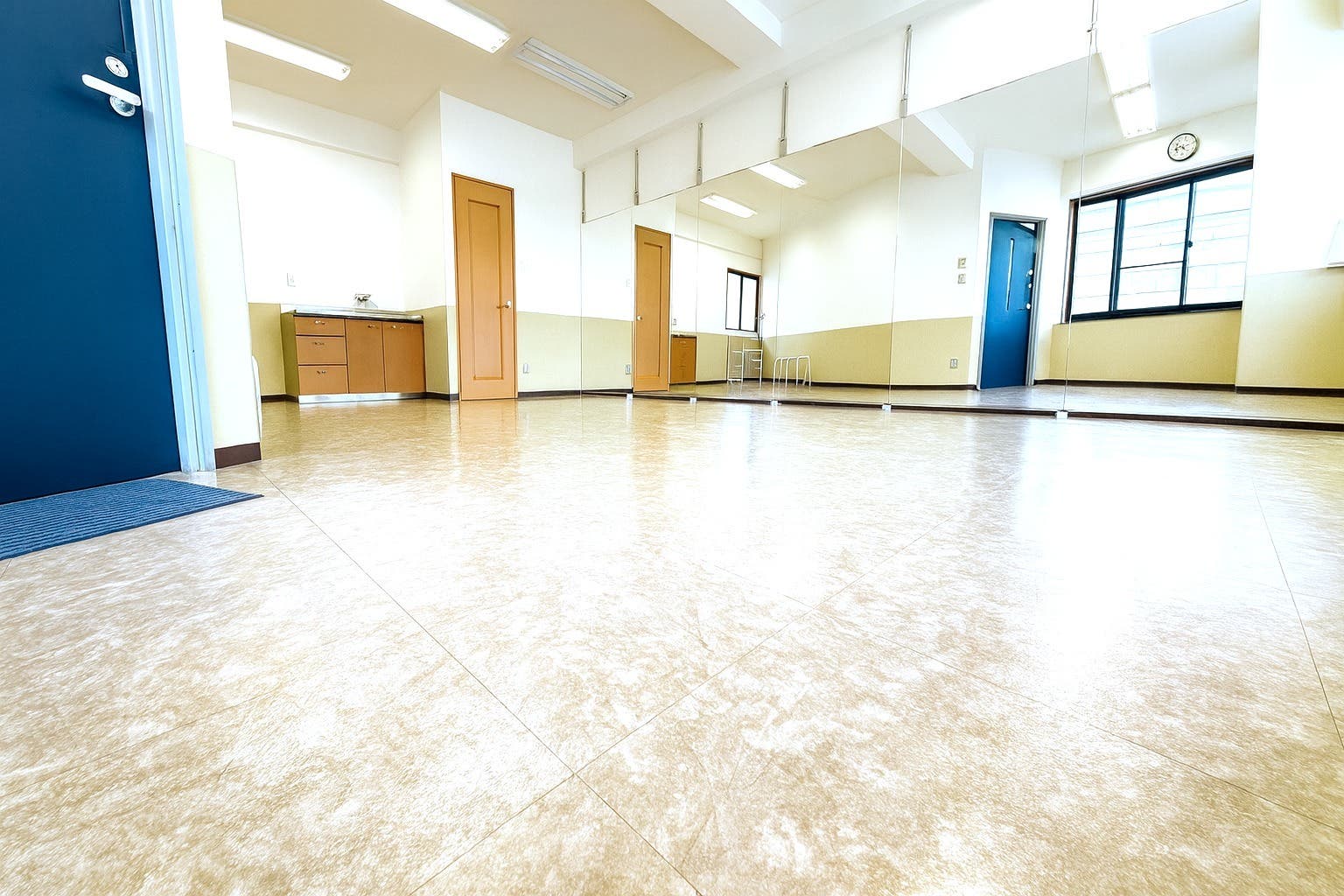 熊谷駅前徒歩1分💃✨少人数特化型スタジオ✨近くにコンビニ多数・レンタルダンススタジオ４階の写真6