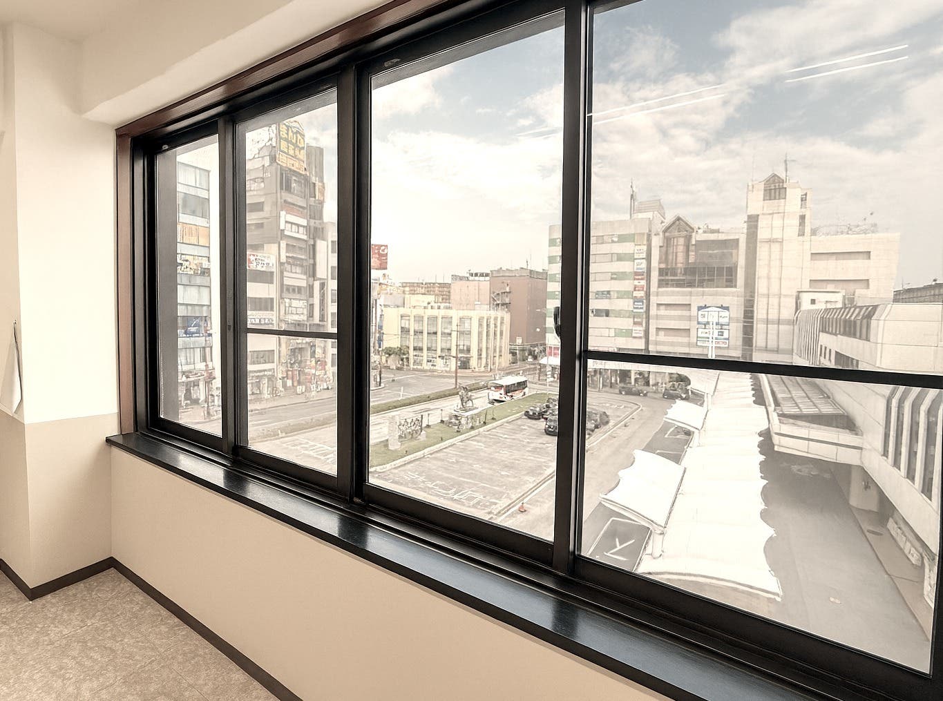 熊谷駅前徒歩1分💃✨少人数特化型スタジオ✨近くにコンビニ多数・レンタルダンススタジオ４階の写真9