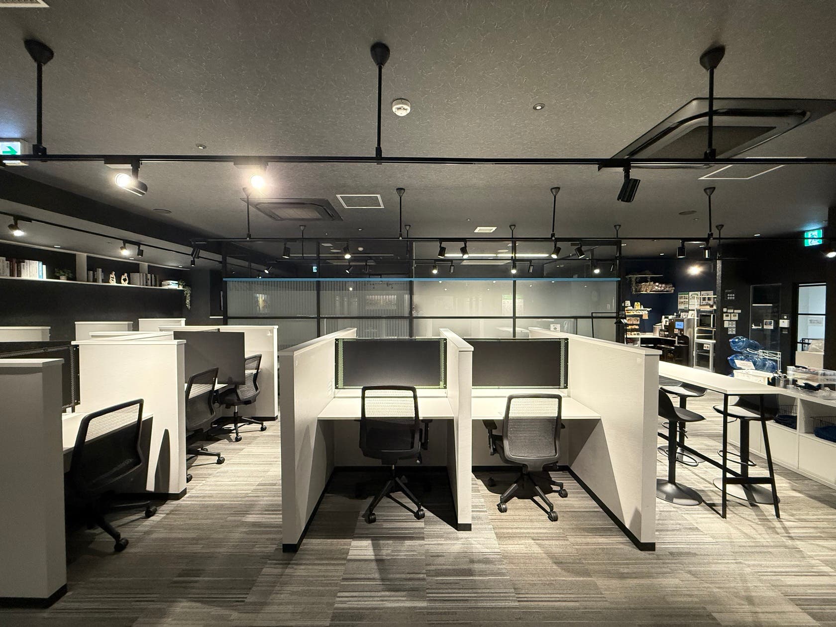 【BIZcomfort浜松】駅から徒歩9分！8名用会議室。受付スタッフ滞在打合せ/商談/面接/WEB会議/テレワーク/レッスンの写真7