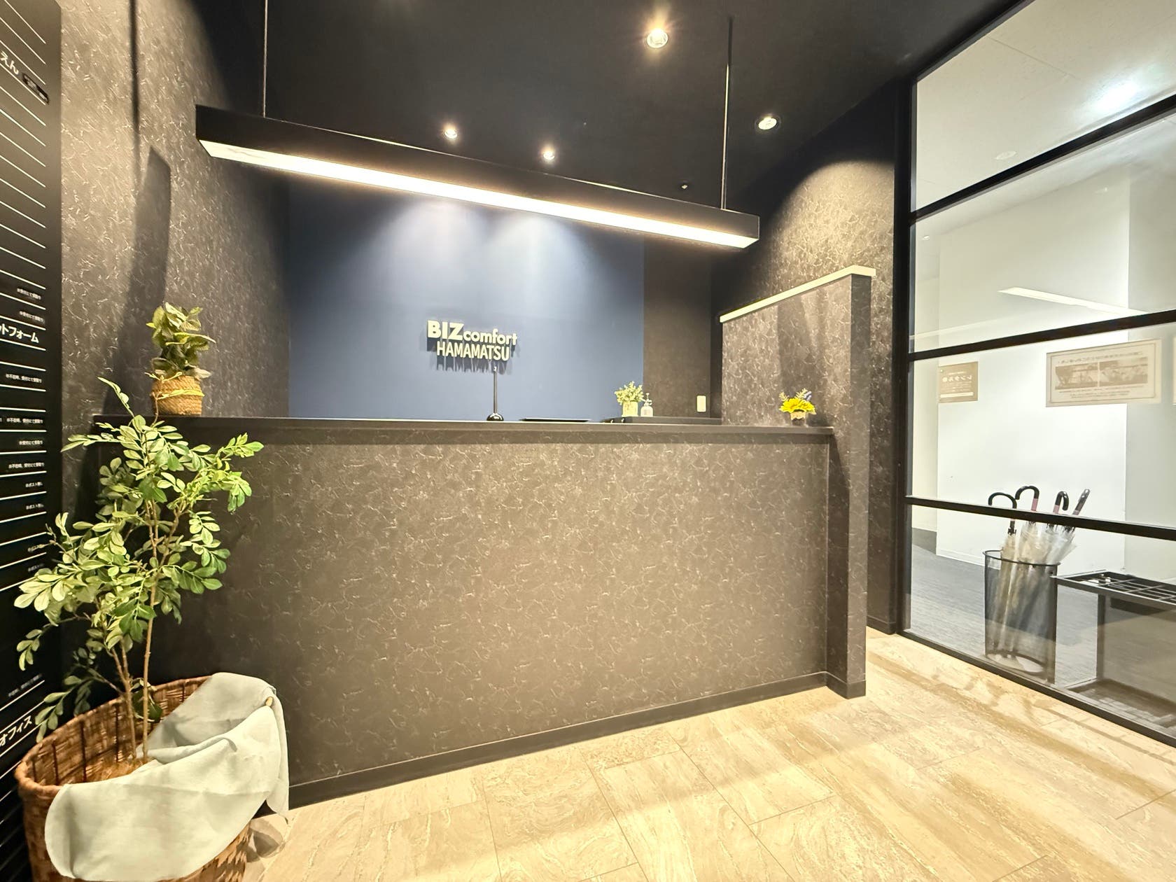 【BIZcomfort浜松】駅から徒歩9分！8名用会議室。受付スタッフ滞在打合せ/商談/面接/WEB会議/テレワーク/レッスンの写真6