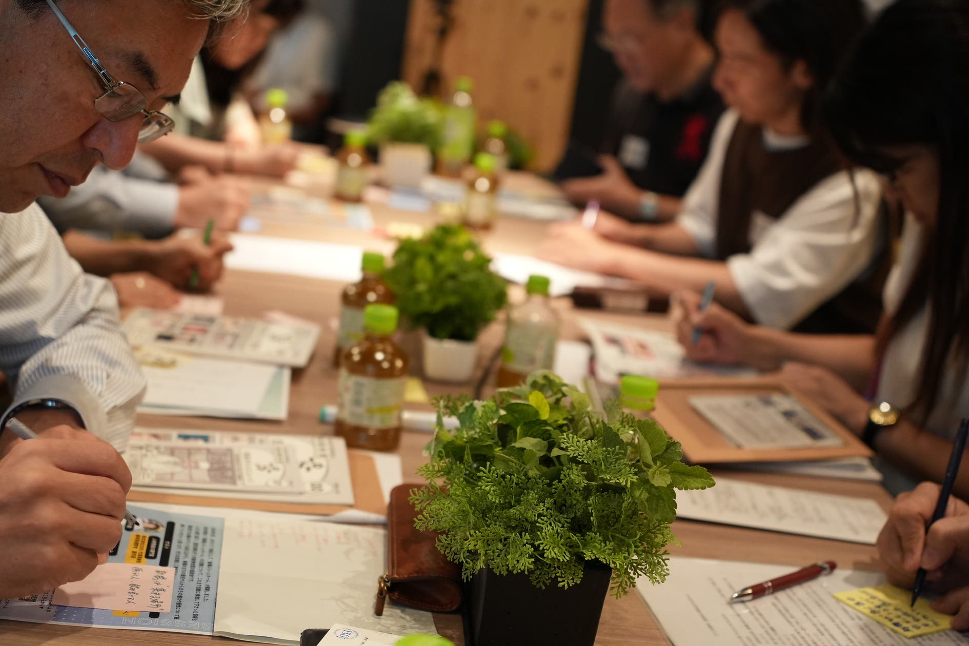 【新橋駅徒歩3分】おしゃれな貸切カフェでゆったり懇親会・オフ会などに最適（高速wifi・プロジェクター有）会議・撮影なども🤲の写真6