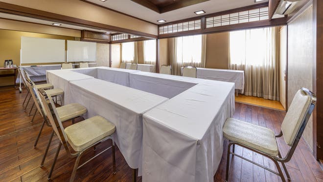 水戸駅南口から徒歩6分!ホテル内会議室(10人程度まで)を時間で利用できる!(シャングリラ)の写真1