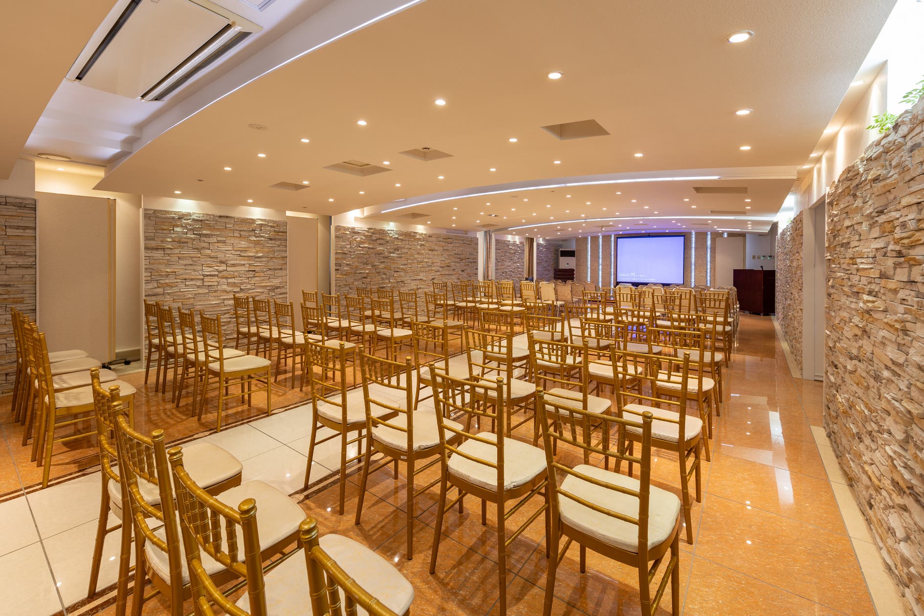 水戸駅南口から徒歩６分！ホテル内会議室を時間で利用できる！（グレイス）の写真1