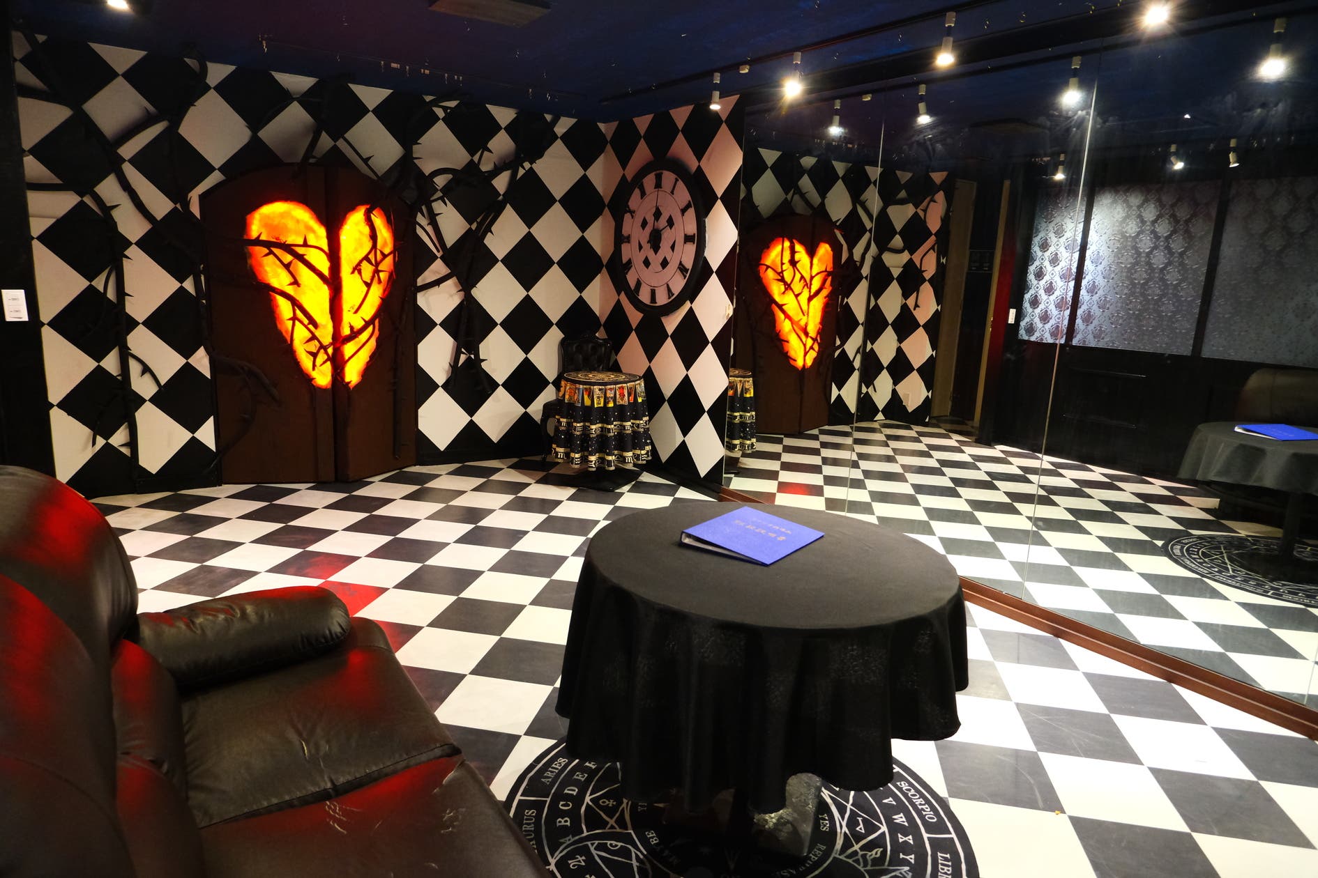 防音構造！前面全身鏡！コスプレ、撮影、ダンスやライブ配信、パーティーなど多種多様な用途に対応！の写真2