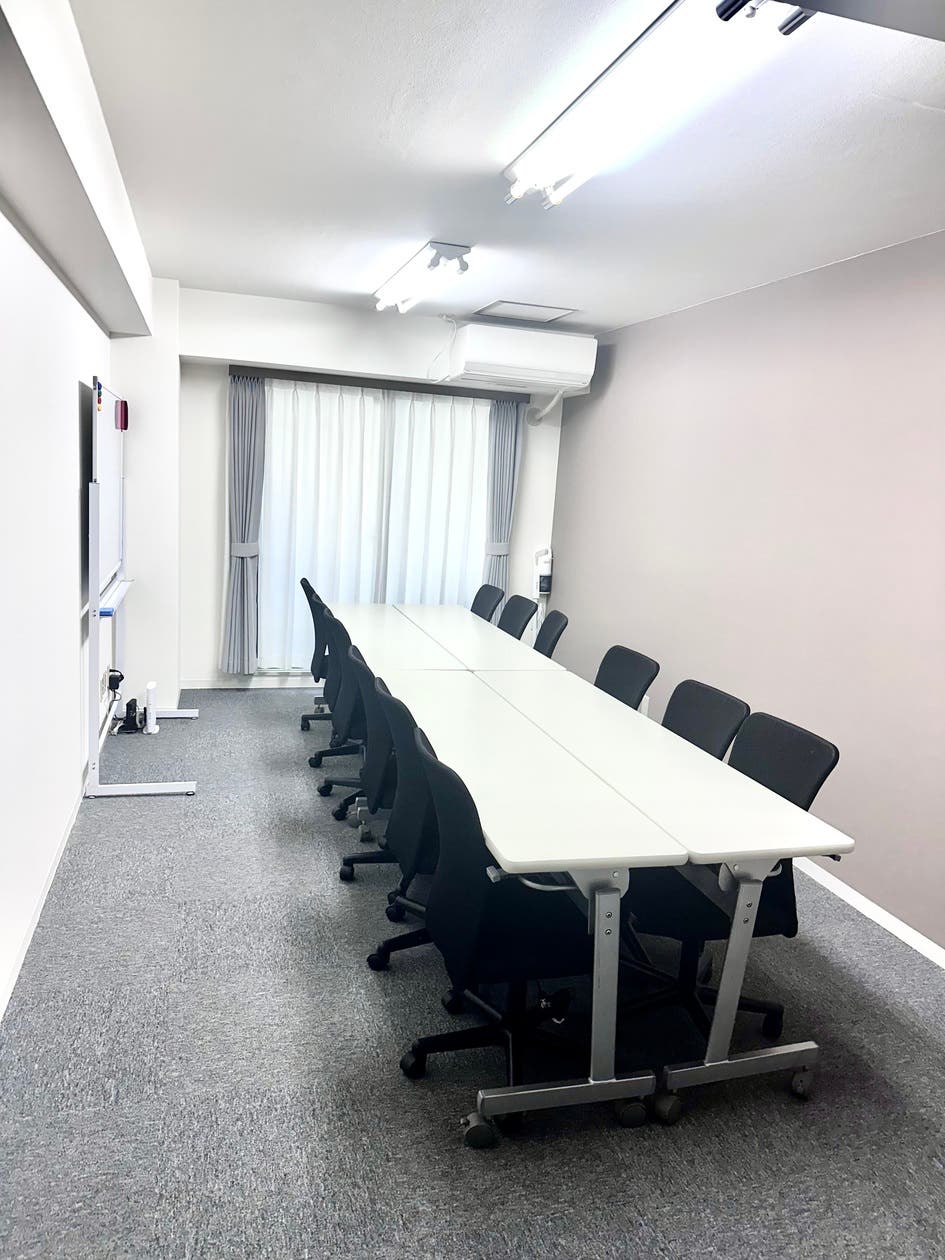 新宿最安値！新OPEN!【新宿駅9分】会議・レッスンに12名着席OK！WIFI完備／飲食可能・少人数パーティーもの写真2