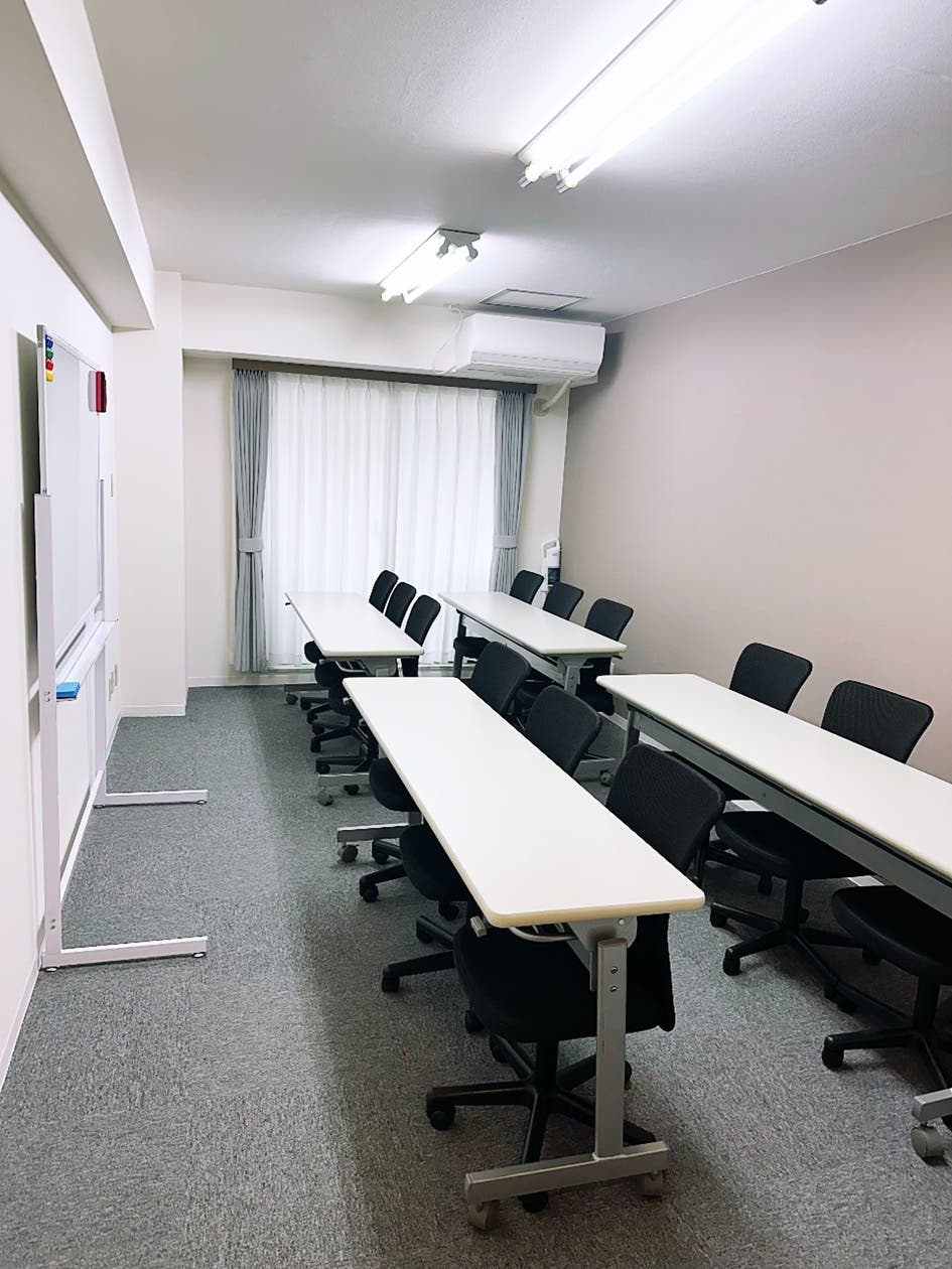 新宿最安値！新OPEN!【新宿駅9分】会議・レッスンに12名着席OK！WIFI完備／飲食可能・少人数パーティーもの写真3