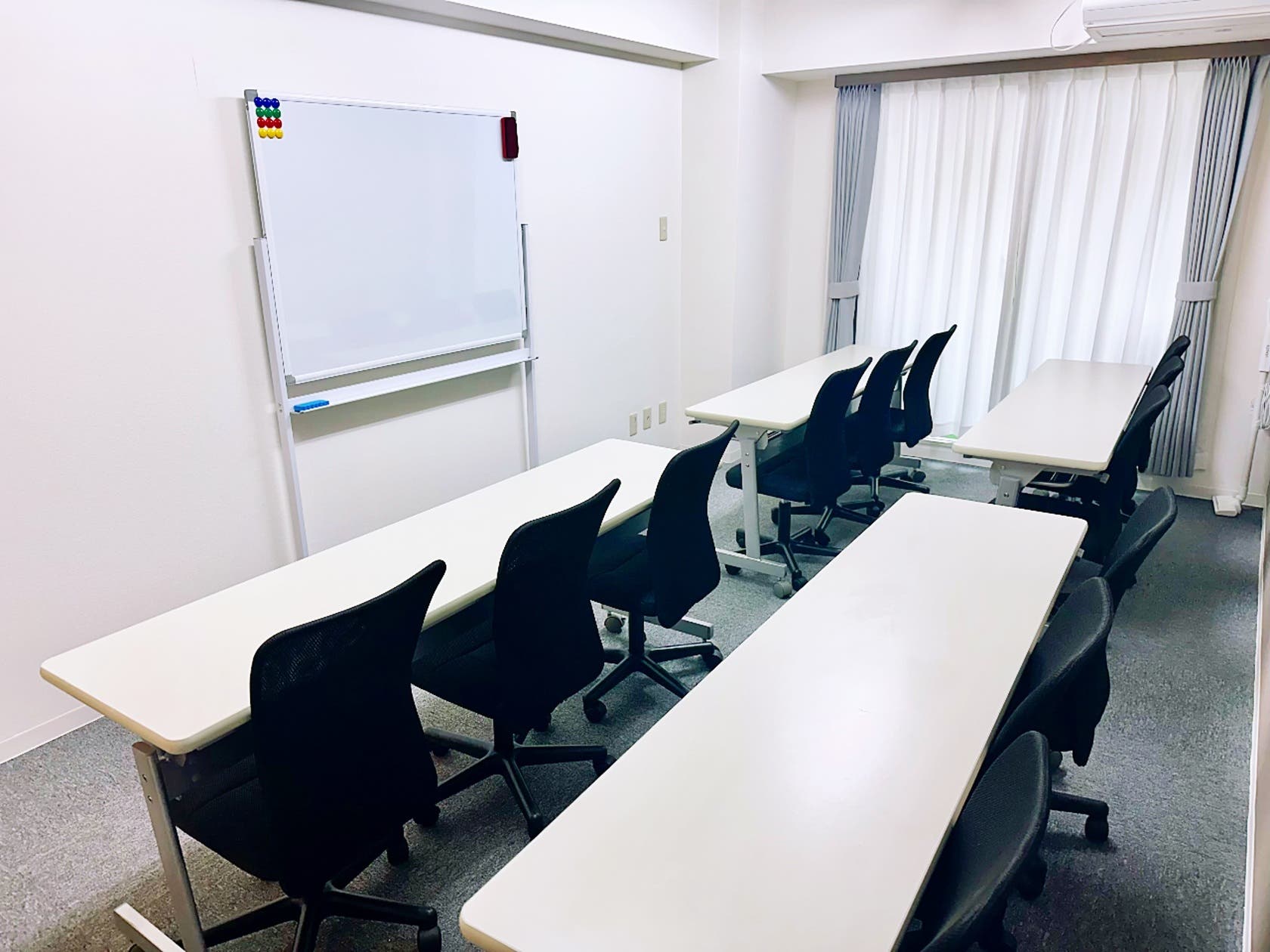 新宿最安値！新OPEN!【新宿駅9分】会議・レッスンに12名着席OK！WIFI完備／飲食可能・少人数パーティーもの写真5