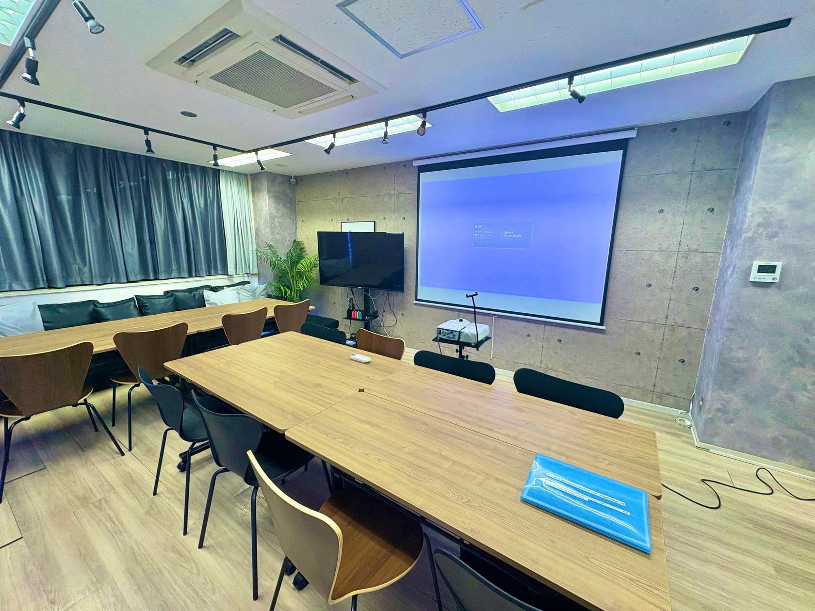 最大24名｜24時間営業｜最新人気ゲーム機｜新宿御苑｜懇親会も出来る会議室｜ビジネス会議、セミナー、ボードゲーム_482の写真14