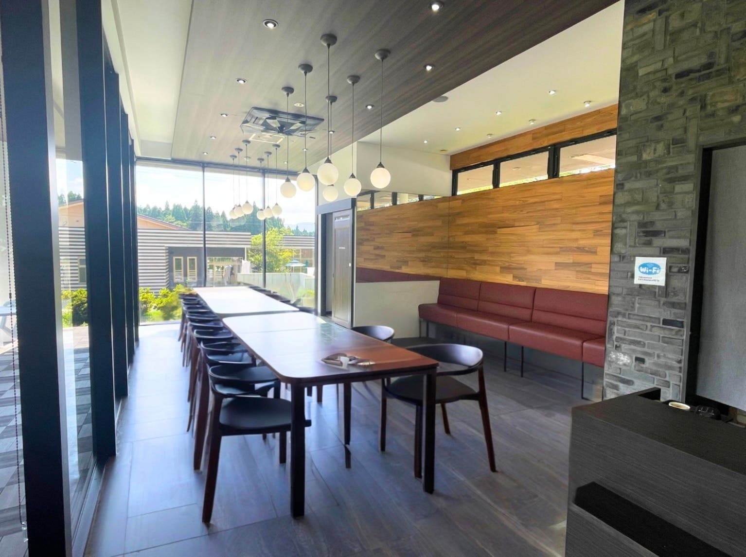 阿蘇の麓の一棟貸し多目的スペース！会議やイベントルームとして、また厨房設備、冷蔵ショーケースありの写真1