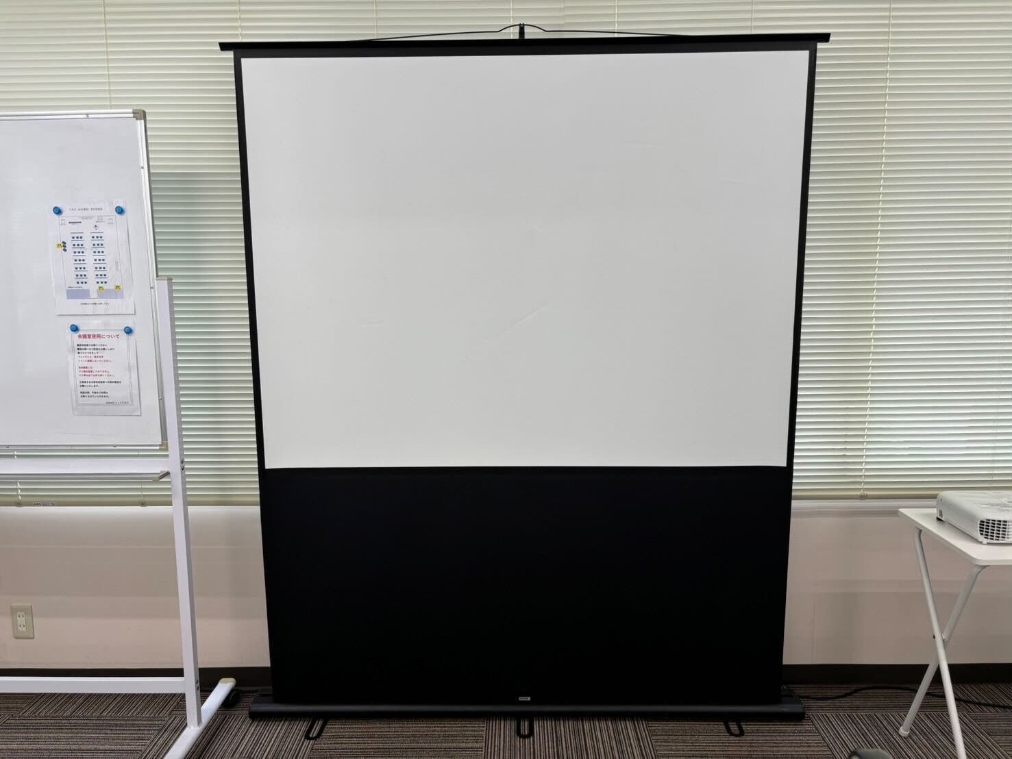 六本木一丁目駅から徒歩3分 溜池山王駅から徒歩4分  着席42名まで 中規模なセミナー会議に最適の写真5