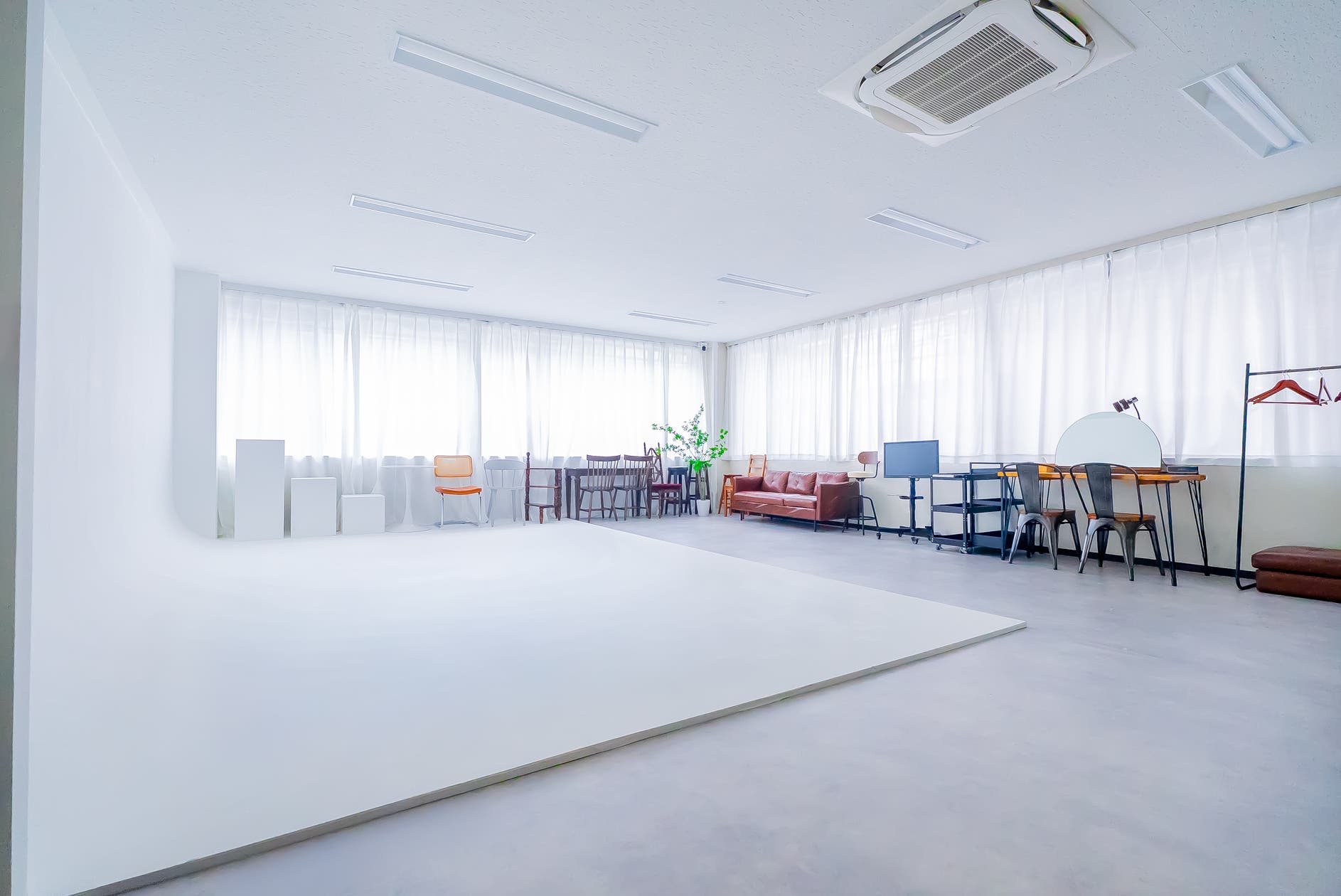 OPENセール【千葉駅3分】白ホリスタジオ｜プロカメラマン監修｜ポートレート｜ブツ撮りの写真9