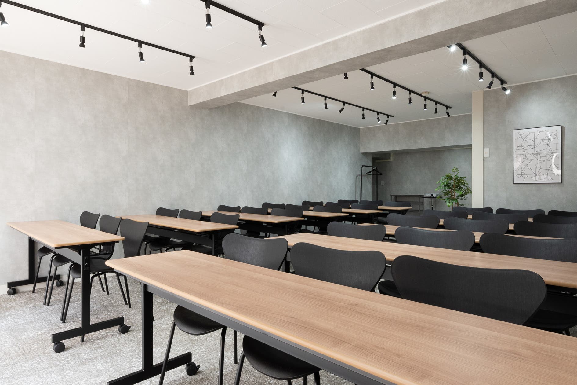 ミリオン会議室新大阪２号店【新大阪駅3分】最大35名/光回線/プロジェクター/モニター/持込飲食可/パーティプラン🎉の写真3